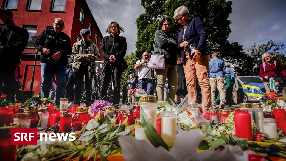 Nach Messerangriff in Solingen: Hunderte gedenken der Opfer - News - SRF