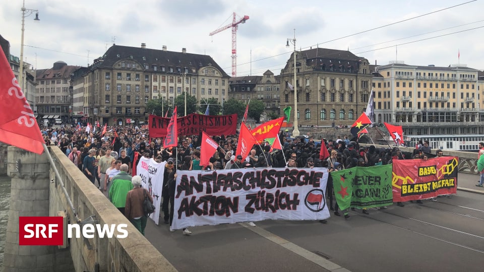 Nach Ermittlungen - Mehrere hundert Menschen demonstrieren in Basel ...