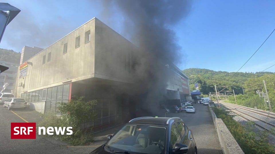 Feuerwehreinsatz in Baden - Beissender Qualm nach Brand neben Badener ...