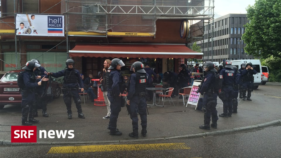 Basel Baselland - Polizei verhindert illegale Pegida-Demonstration in ...