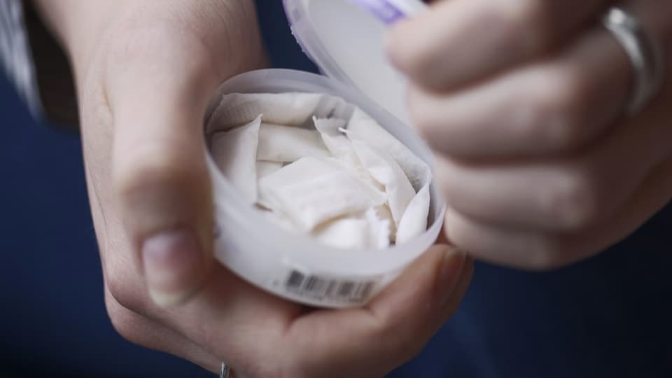 Beide Appenzell stärken Jugendliche gegen Snus-Trend - Audio & Podcasts ...
