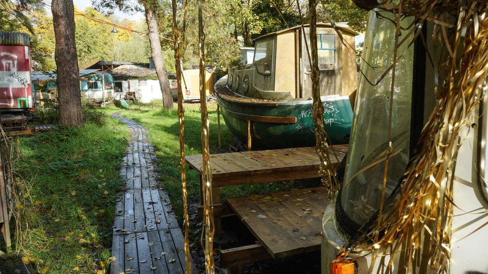 Ein Besuch bei der alternativen Wohnform Anstadt - Audio & Podcasts - SRF