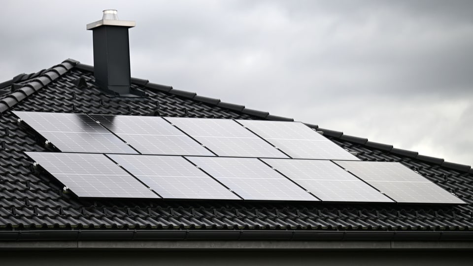 Aargauer SVP fordert Express-Lösung für Solarstrom - Audio & Podcasts - SRF